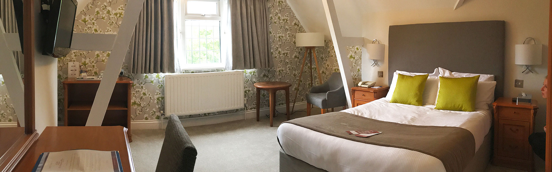 The Hotel - De Rougemont Manor