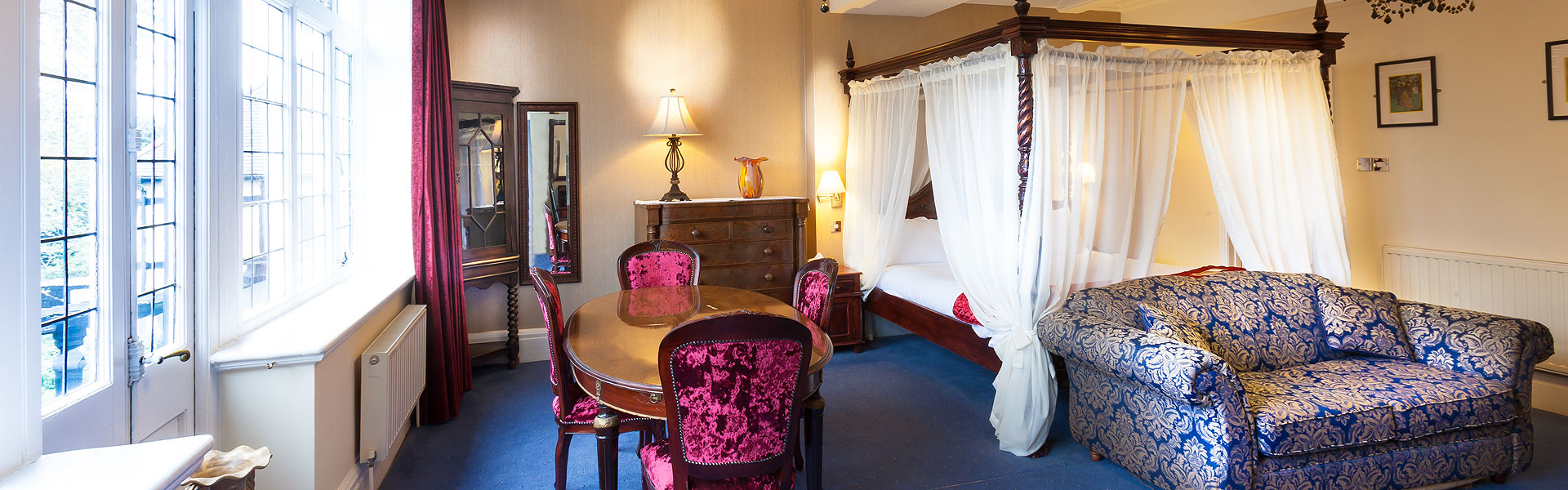 The Hotel - De Rougemont Manor